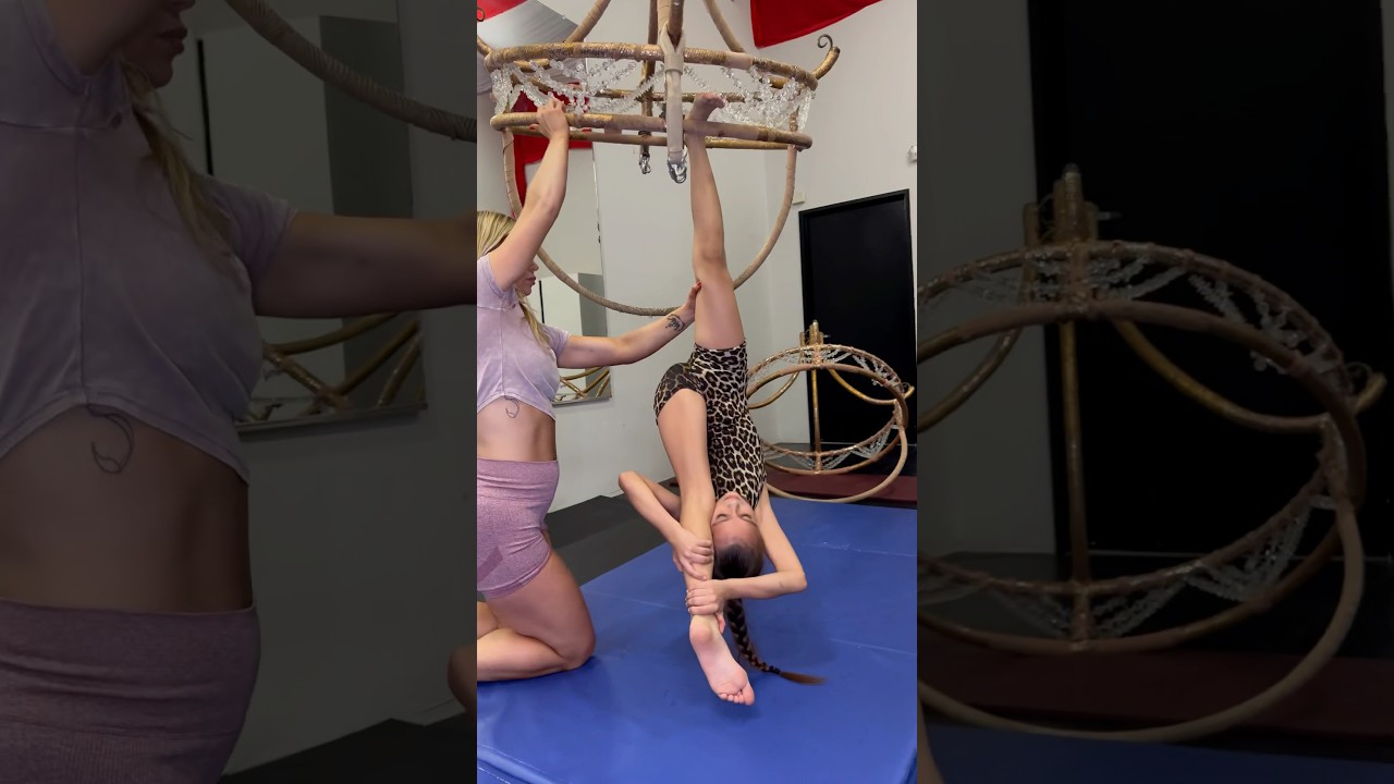 Duo Skrypka #chandelier #loop #recommended #aerialacrobatics #aerial #circus #aerialsilks - YouTube