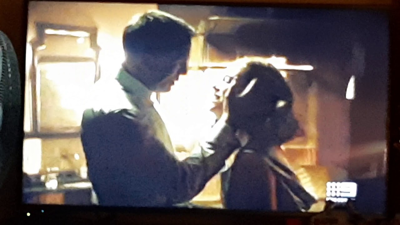 SPECTRE (2015) Bond and Dr Swann on the train - YouTube