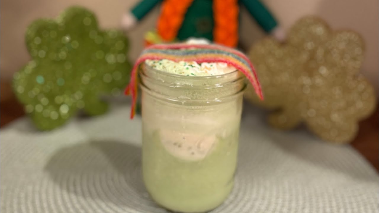 Fun and easy St.Patricks day soda float - YouTube