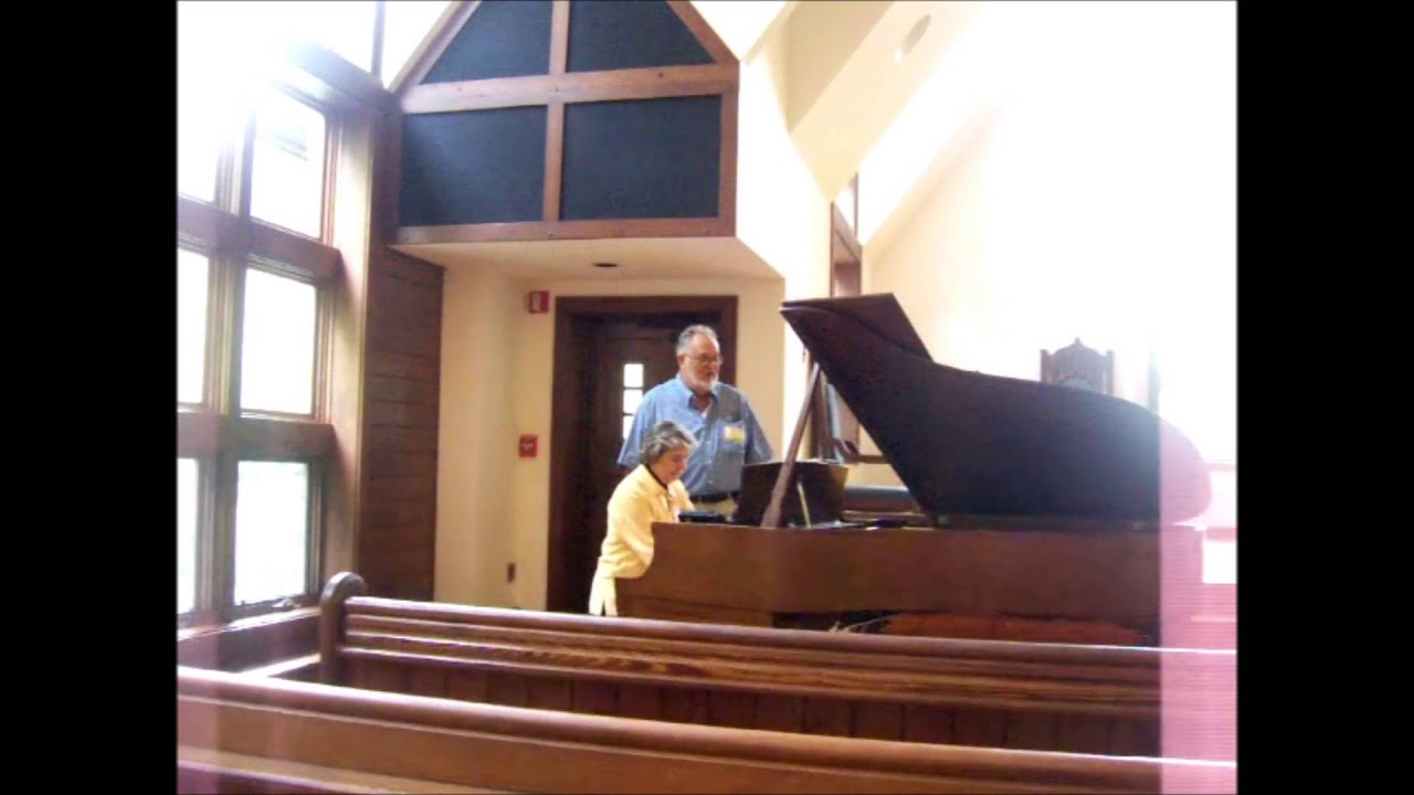 Woody Epp Singing at the Billy Graham Chapel - YouTube