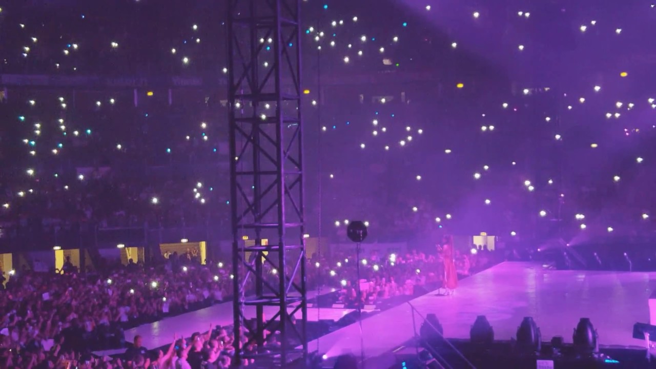 ARIANA GRANDE. OVER THE RAINBOW! CONCERT ROME. DANGEROUS WOMAN TOUR ...