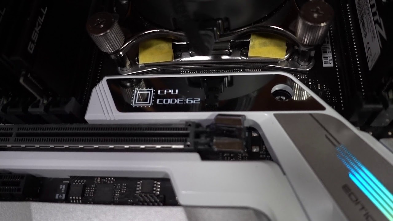 LiveDash OLED ブート中のQ-CODE表示 - ASUS PRIME X299 Edition 30 - YouTube