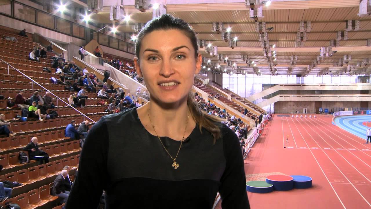 Anna Chicherova invites fans to Moscow 2013 - YouTube