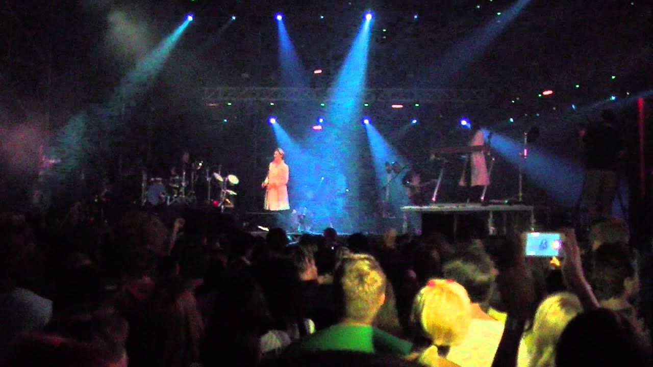 La Roux - Let Me Down Gently /live/ @ Sziget Festival 2014, Budapest ...