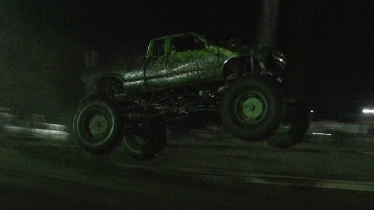 FLYING HIGH @ BITHLO MUD RACING - YouTube