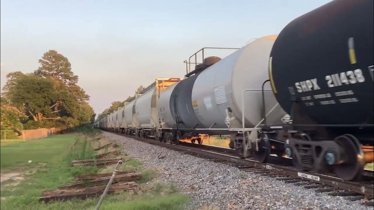 UP 8068 With New Paint Scheme Power Leads Manifest Magnolia,Tx - YouTube