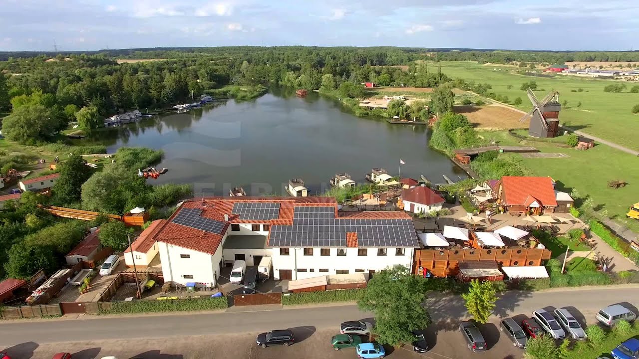 AIReality präsentiert Luftaufnahmen vom Erlebnisdorf Parey - YouTube