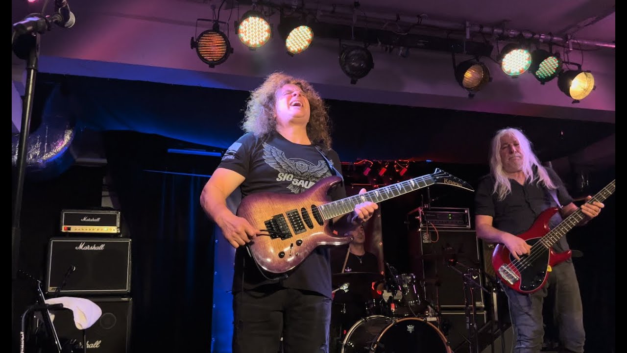 Vinnie Moore - Maze live (Breda Netherland 2023) - YouTube