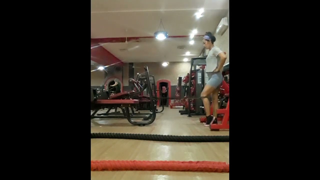 Standing Band Terminal Knee Extension (TKE) - YouTube