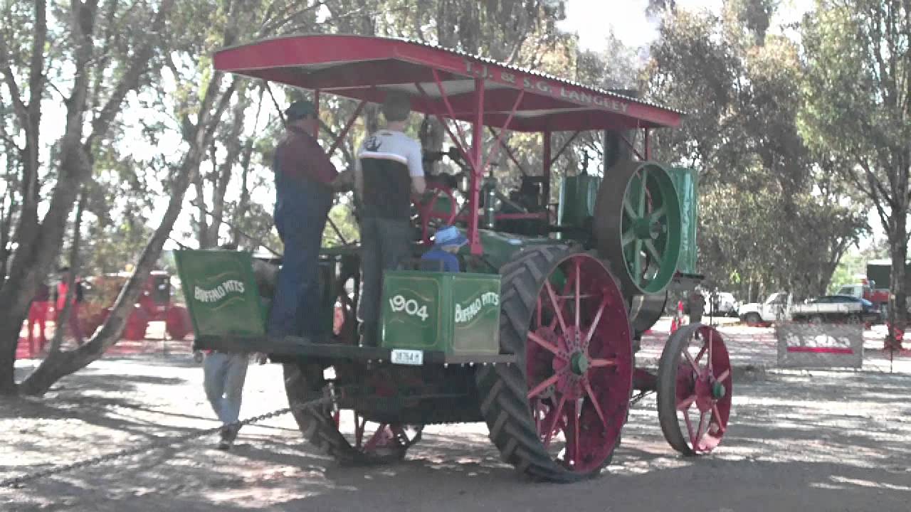 steam tractor 1904 buffalo pitts steam engine at a tractor pull doing ...