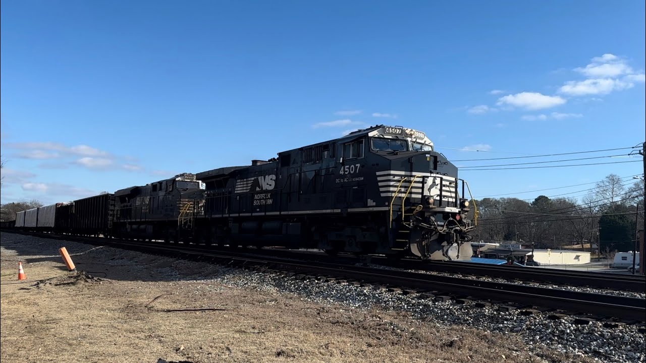 NS 366: NS 4507 7711 Mid DPU NS 7526 12/30/23 Austell GA - YouTube