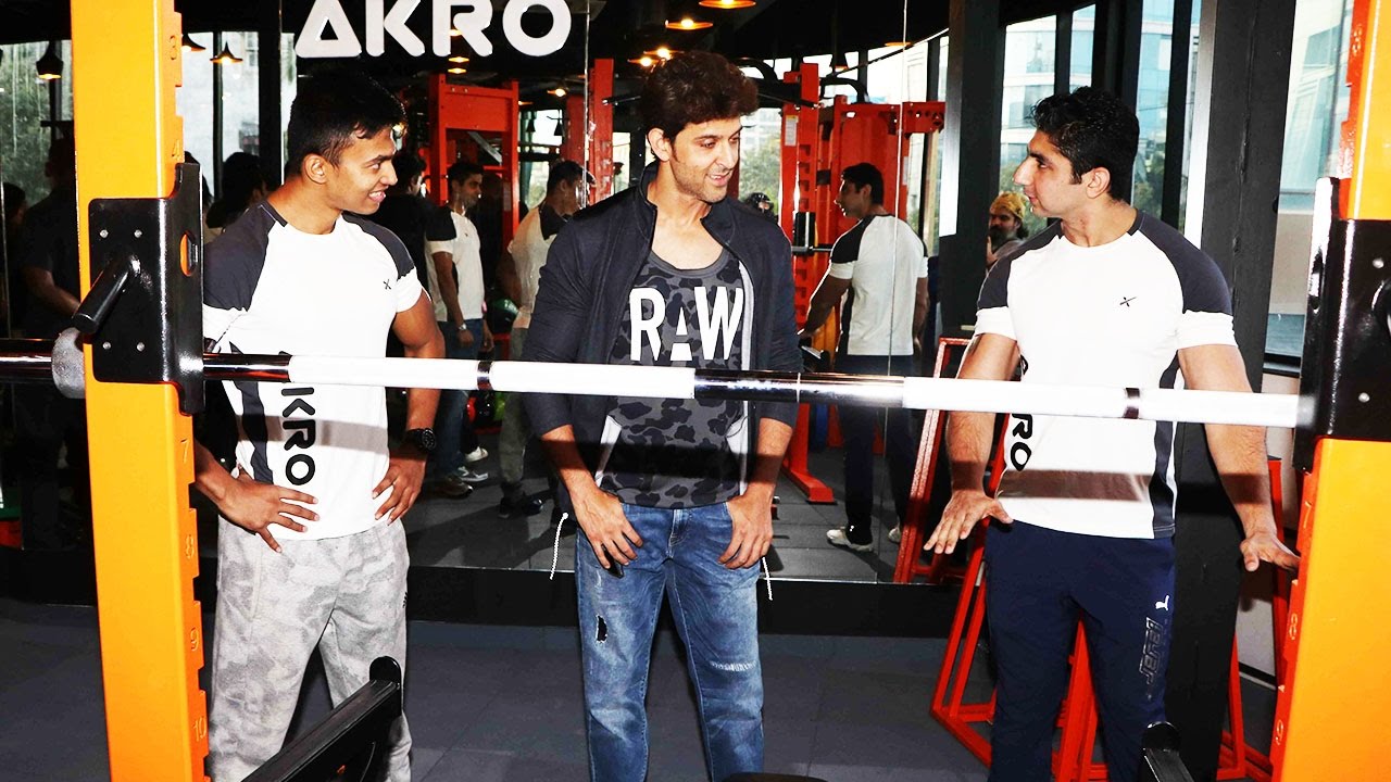 Hrithik Roshan shares his workout routine and bodybuilding tips; Watch ...