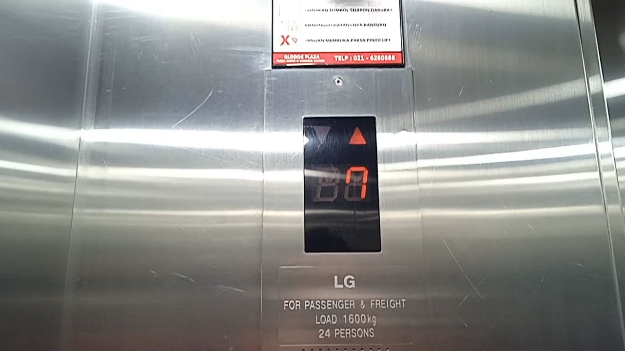 LG Di1 Traction Service Elevator at Glodok Plaza, Jakarta - YouTube