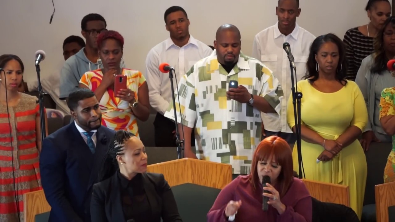 Mary Mary - Live in Emotional Breakdown about their Childhood - YouTube