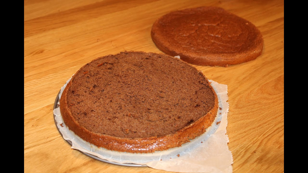Jednostavan čokoladni biskivit - lagan i prozračan | How 2 Bake It ...