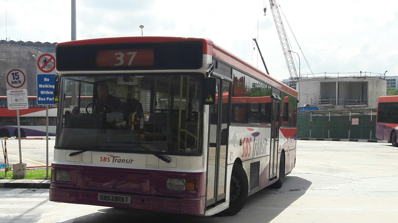 SBS Transit Bus Service 37, SBS9613Z - YouTube