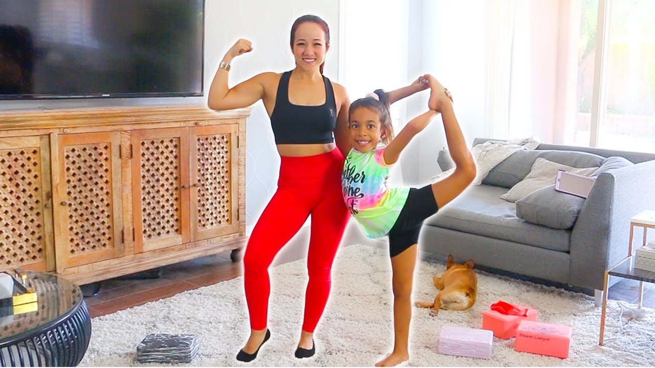 DANCE STRETCH CHALLENGE WITH JORDAN! | The Extra Family - YouTube