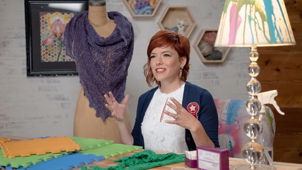 The Knit Show with Vickie Howell - VIC'S TIPS: How to Block Lace - YouTube