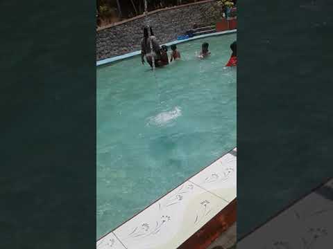 Putri mandi bareng