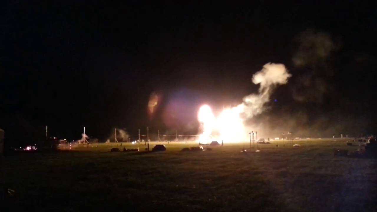 MAFF 2016 - SD&R Pyro - Thunderstruck - Fire Crew View - YouTube