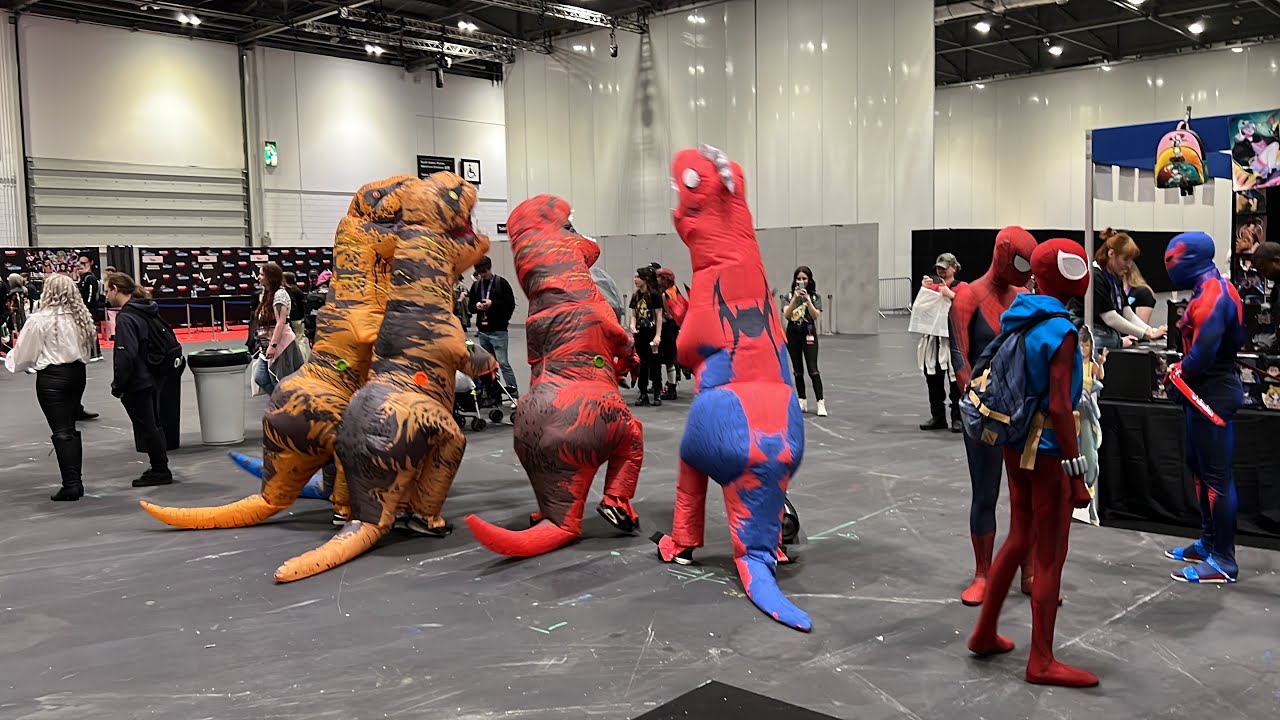 MCM Comic Con - London EXCEL - Friday 27 October 2023 - YouTube