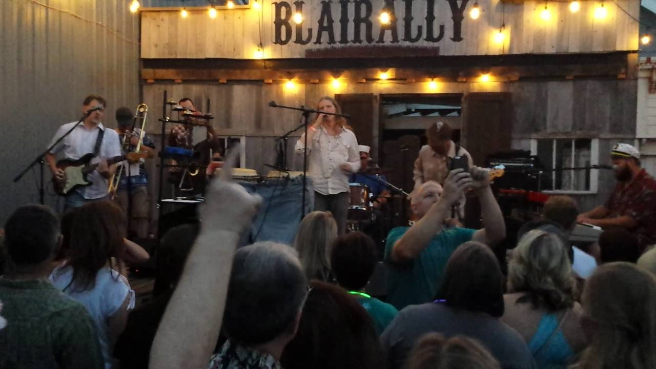 Candy Apple Bleu feat John Raden Whiteaker Block Party 2016. - YouTube