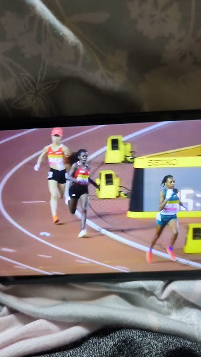 あ～ 廣中璃梨佳（JP） ゴ━ル前 250m位で2人に抜かれ 直線 頑張るも 3位。 世界陸上 参加標準に届かず。 まぁ～ 体調が悪かったでしょうね。 織田記念 女子5000m。 - YouTube