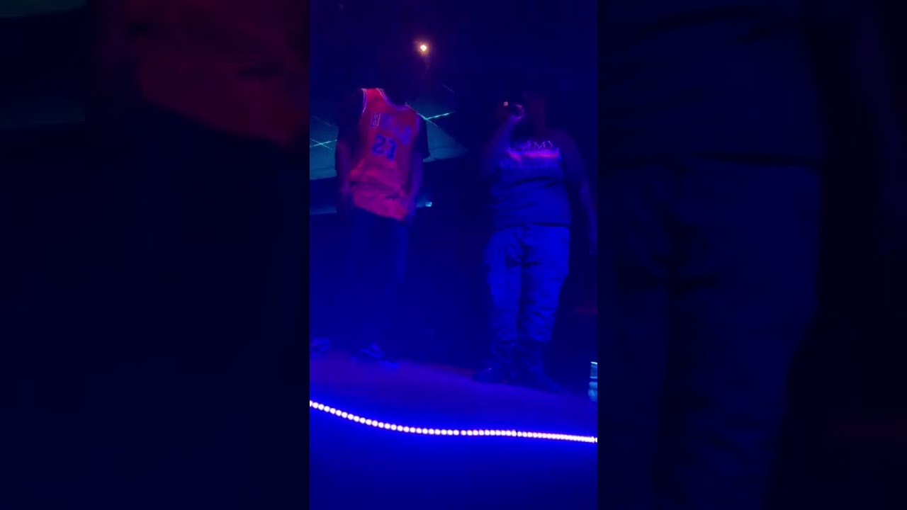 Jay 2x performing “Champion” - YouTube