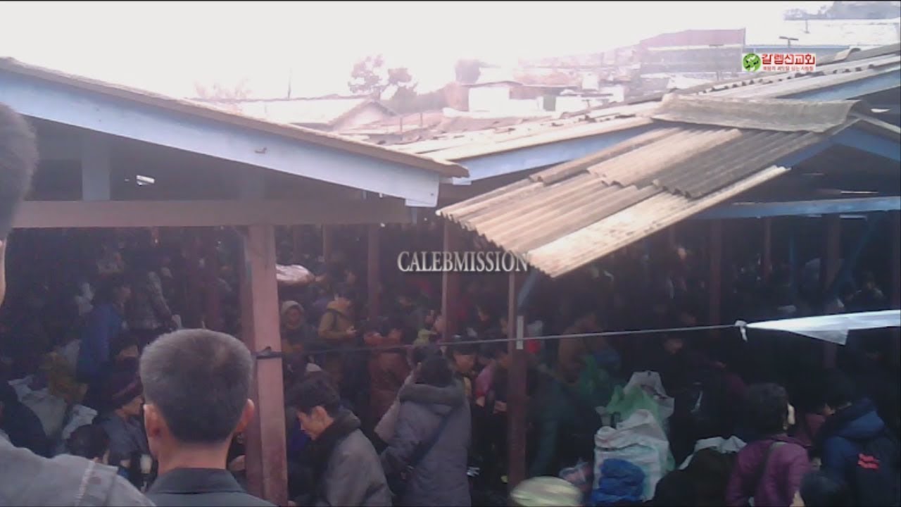 (북한실제영상)북한에서 없는것이 없다는 최대의 시장을 찾았다?! / The biggest market outside ...