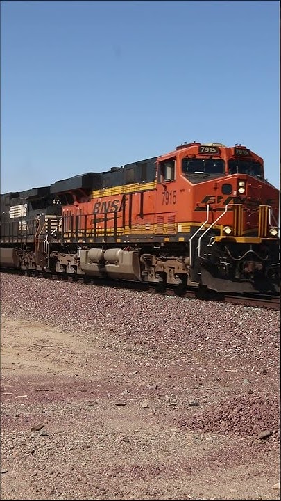BNSF 7915 East Bound Double Stack Train #bnsf #shorts - YouTube