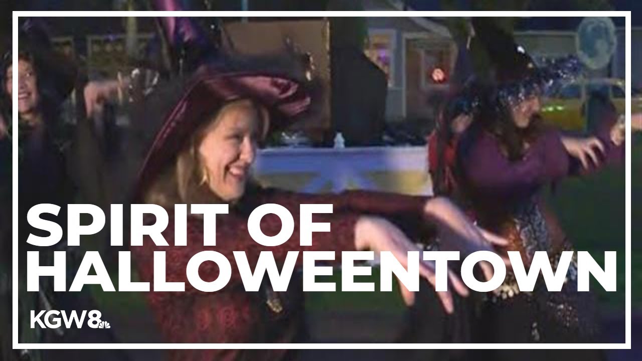'Spirit of Halloweentown' in St. Helens opens for spooky season - YouTube