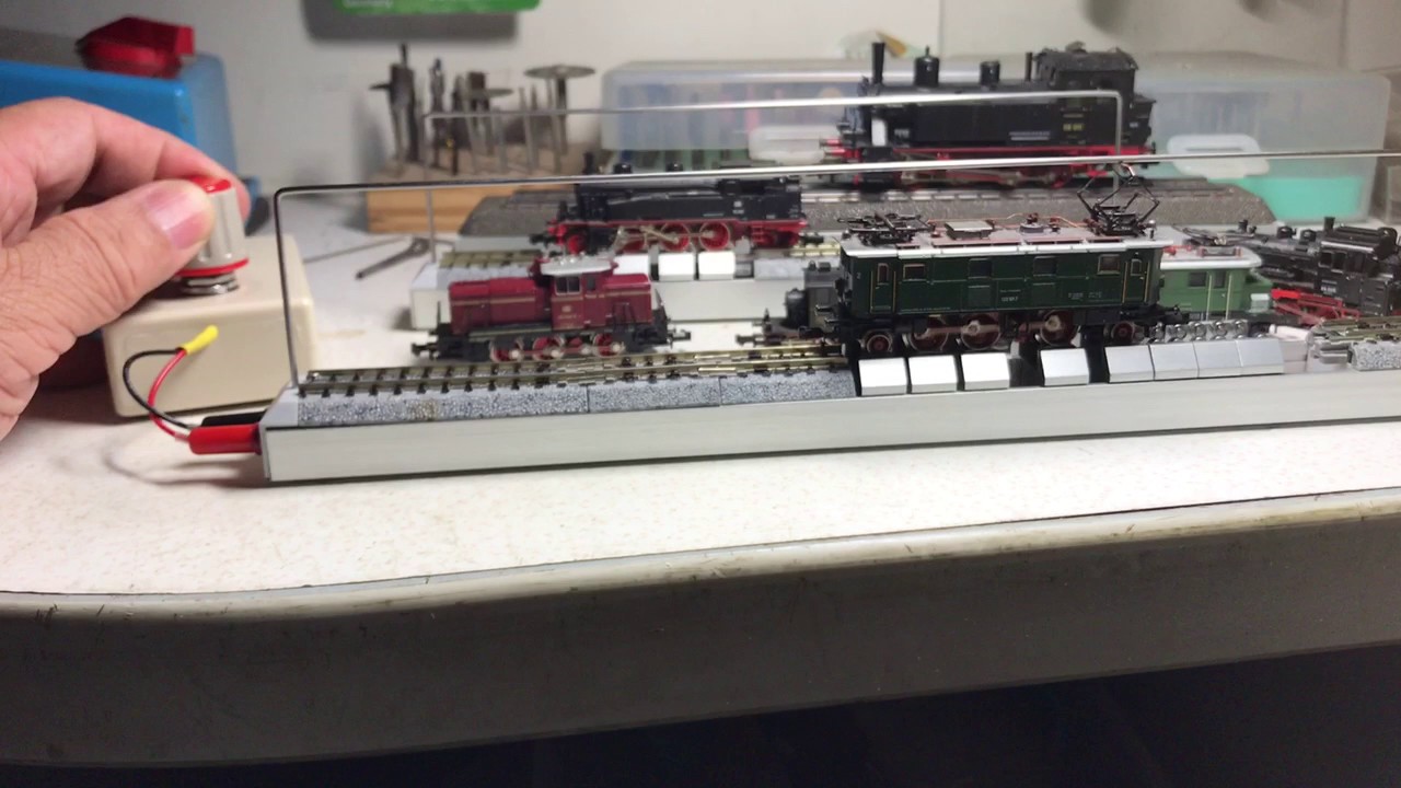 RailStand N scale roller stand support the power through the pantograph ...