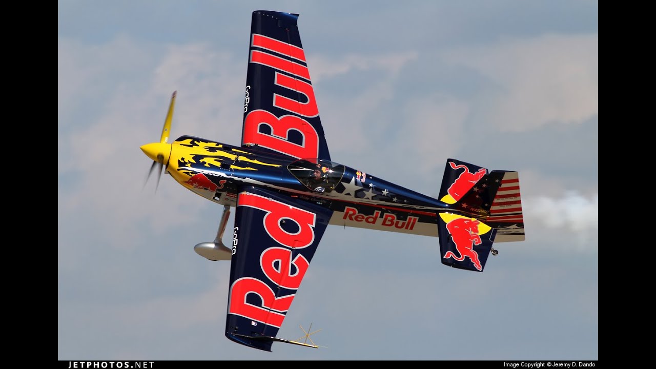 MANOBRAS COM EDGE 540 RED BULL NO RIO DE JANEIRO (X PLANE 11) - YouTube