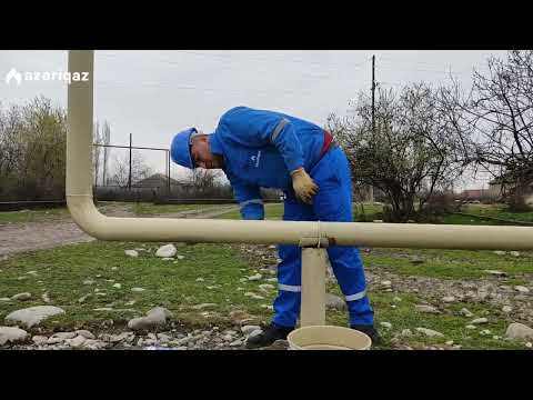 Ağsu rayonunun Padar kəndində pərakəndə şəkildə çəkilmiş qaz xətləri yenilənir