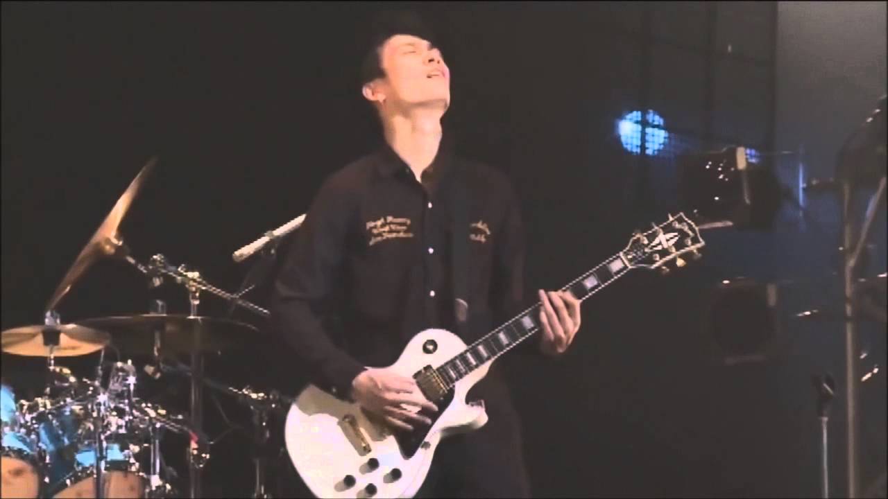 One Ok Rock - Naihi Shinsho (Live) (sub español) - YouTube