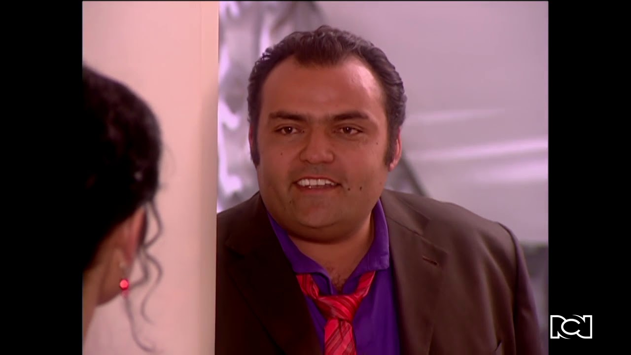 Beto busca a Yoli | Los Reyes - YouTube