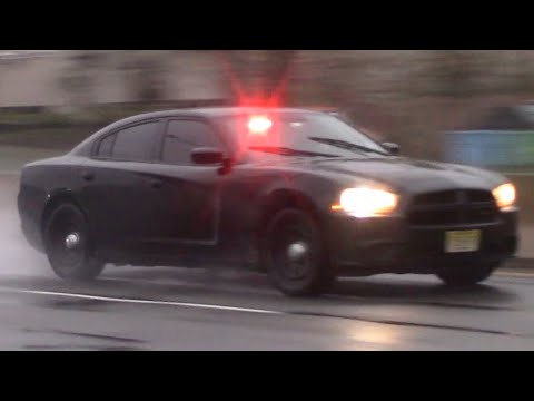 Unmarked Dodge Charger Police Car Responding 4-7-22 - YouTube