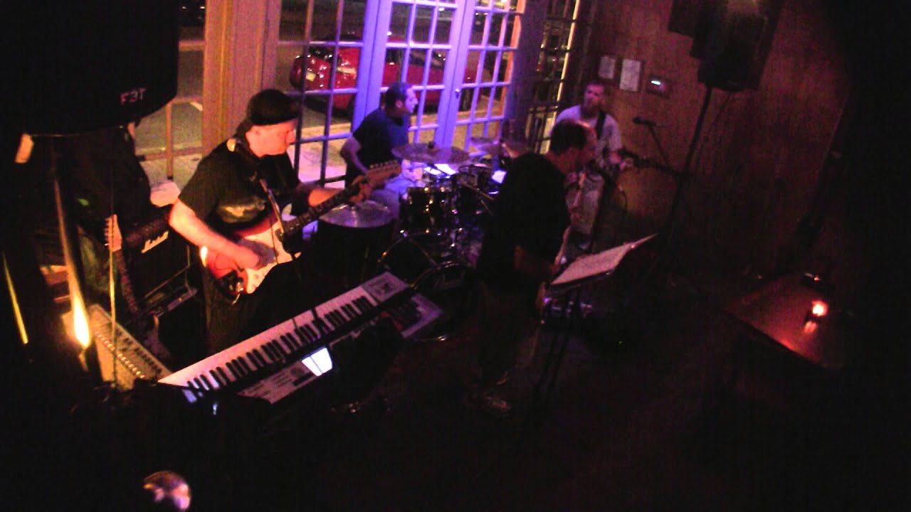 Slow Kids At Play LIVE - YouTube