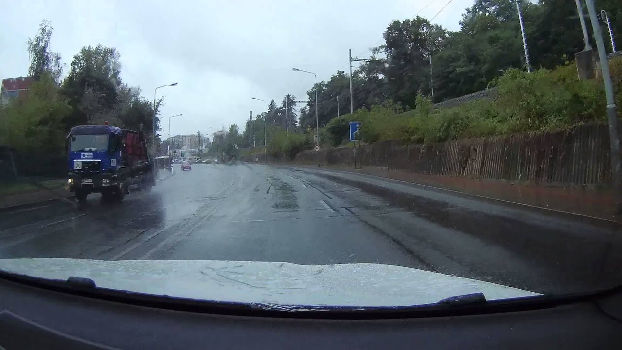 TrueCam A7 in the rain 2304x1296 (1296p) - YouTube
