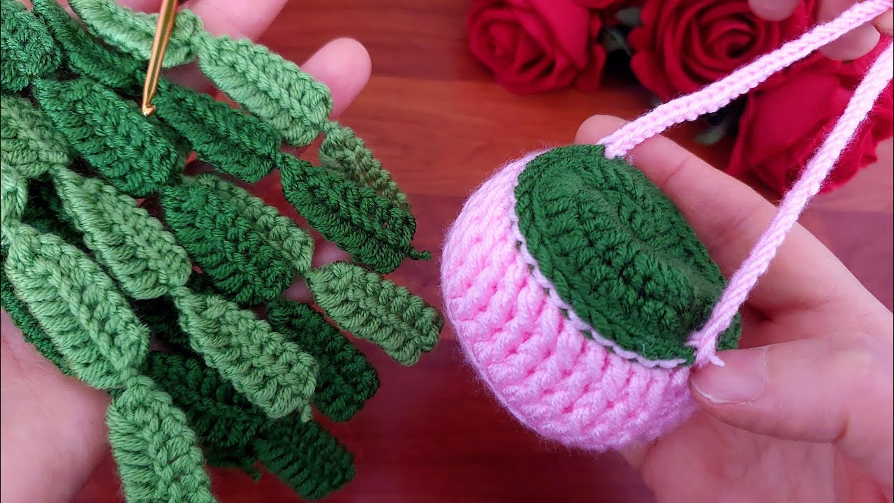 Creating Stunning Crochet Leaves, Daisies, and Decorative Ivy Flowers ...