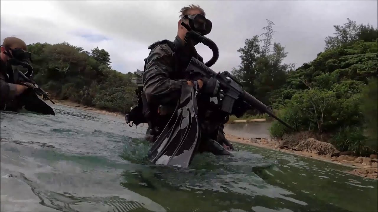 Marine Amphibious Recon Platoon Dive Ops Rehearsal - YouTube