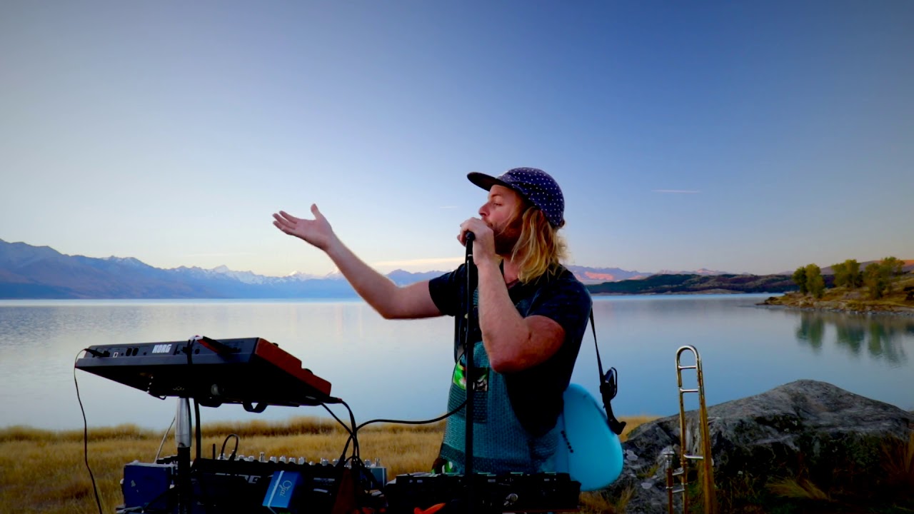 Reuben Stone - Lightning In A Bottle (live) - YouTube