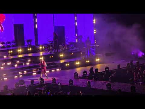 Dance Monkey - Tones And I (Live)