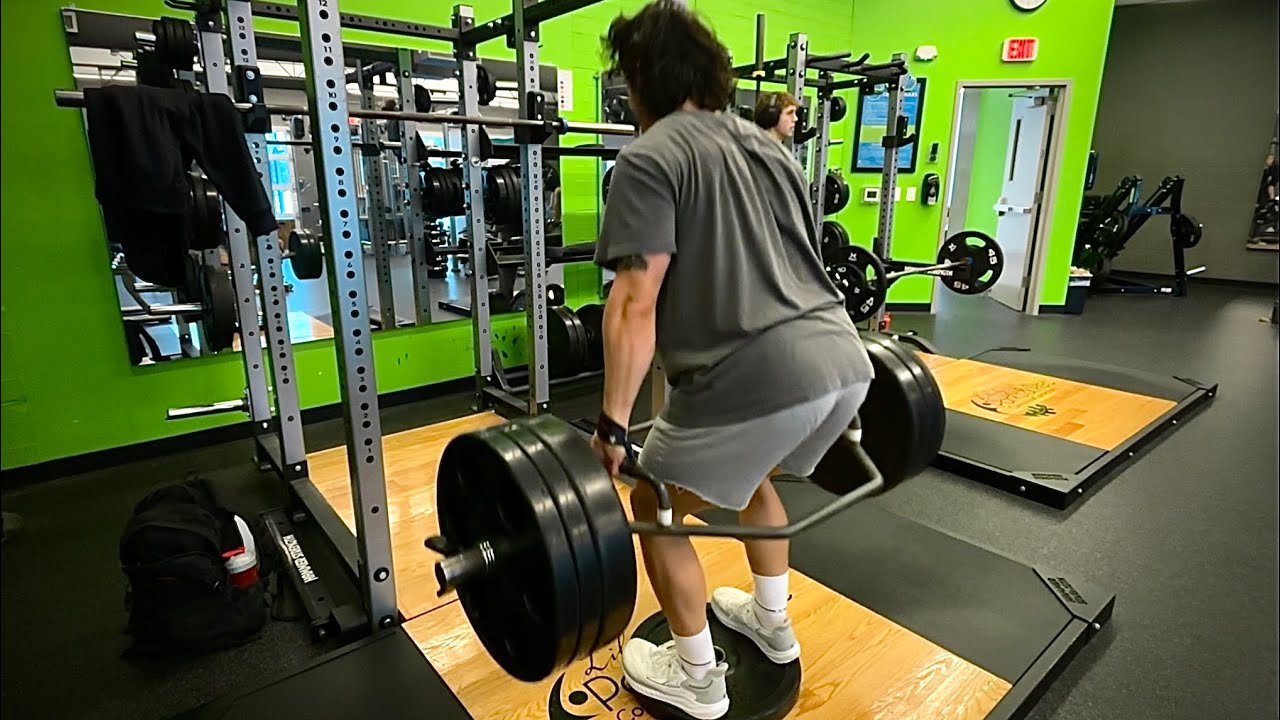 THE CUT - Day 16 (EXPLOSIVE Leg Workout) - YouTube