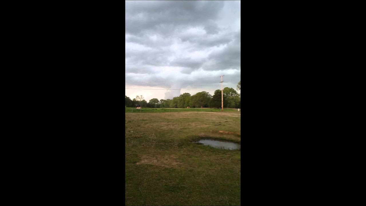 Tornado forming Conway, Arkansas April 19, 2015 - YouTube