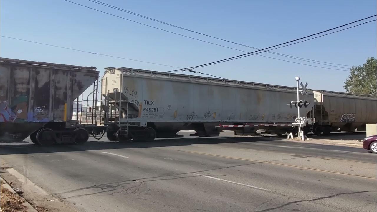 SJVR 2409 and RCPE 2089 passing Cedar Ave Fresno ca - YouTube