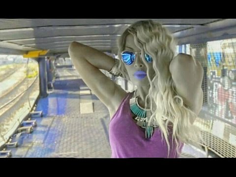 Jehnia - Snoopy Droopy - [CLIP] - YouTube