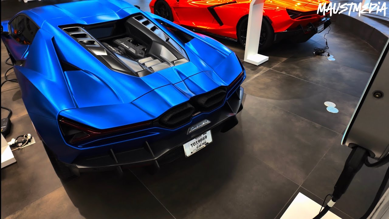 Blue Lamborghini Revuelto With Carbon package X Strobe [4K] Maustmedia ...