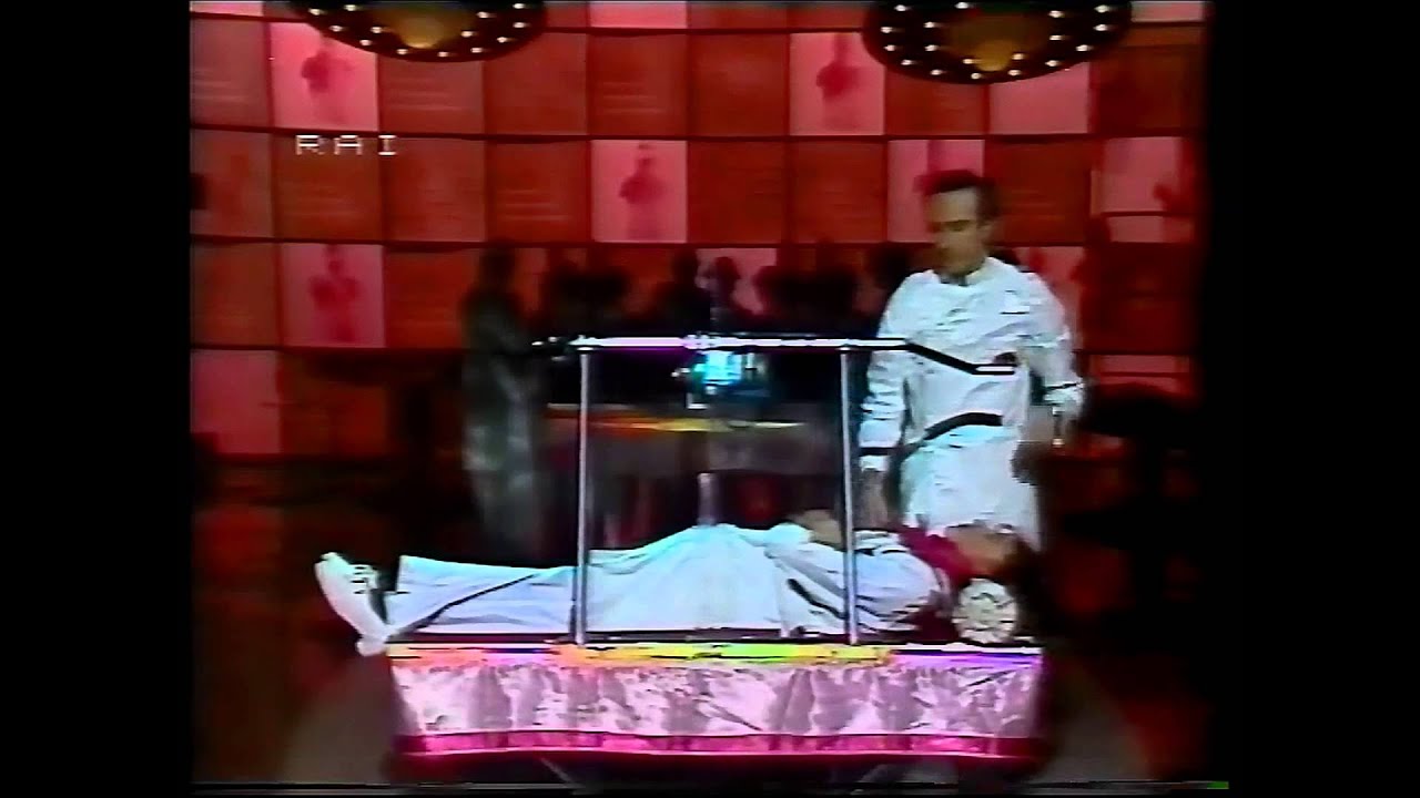 Zim Zum Zam Buzzsaw - YouTube