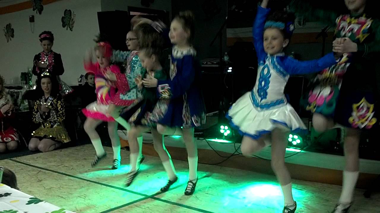 Dennehy dancers at Clancy's - YouTube